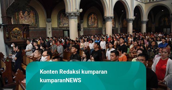 Foto: Misa Kenaikan Yesus Kristus di Gereja Katedral Jakarta | kumparan.com
